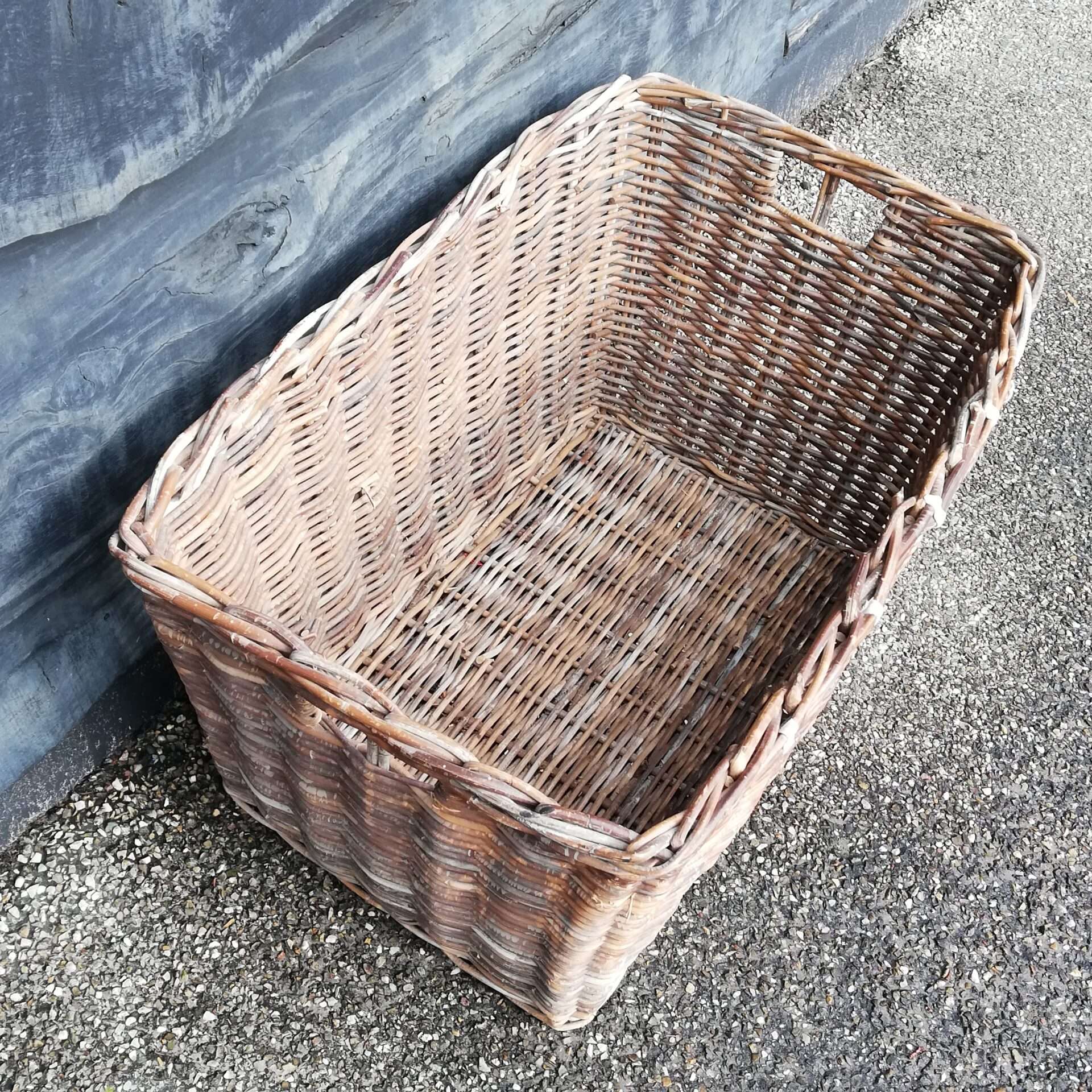 Megagrote rechthoekige mand - Te koop @ EvenSnuffelen